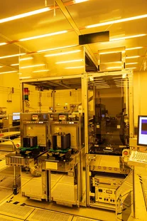 EVG / EV GROUP IQ Aligner Mask Aligner used for sale price #293735312 ...