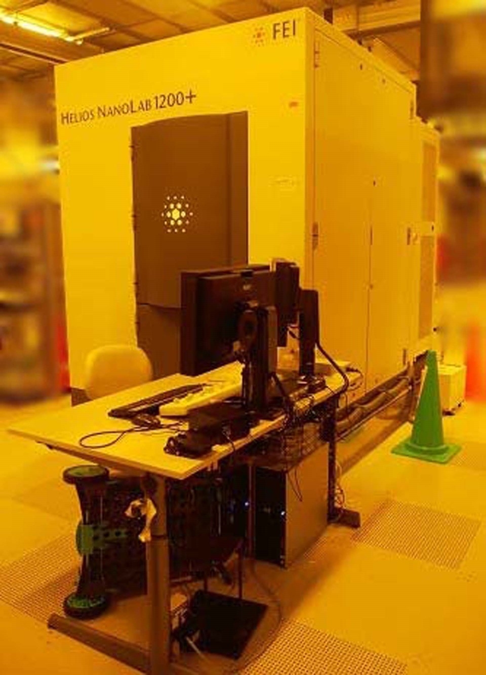 FEI Helios NanoLab 1200 Plus 이온 밀 판매 가격 #9220654에 사용됨 > CAE에서 구매