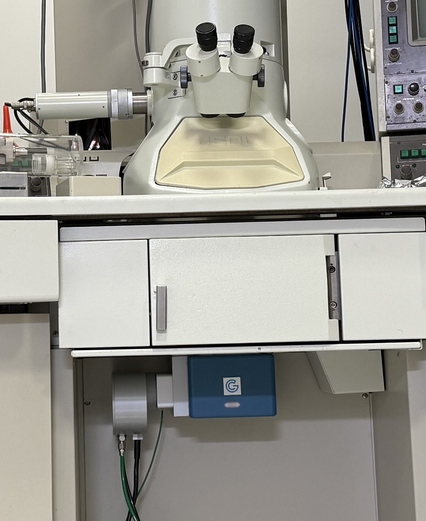 GATAN Orius SC200D 833 Microscope used for sale price #293818373, 2016 ...