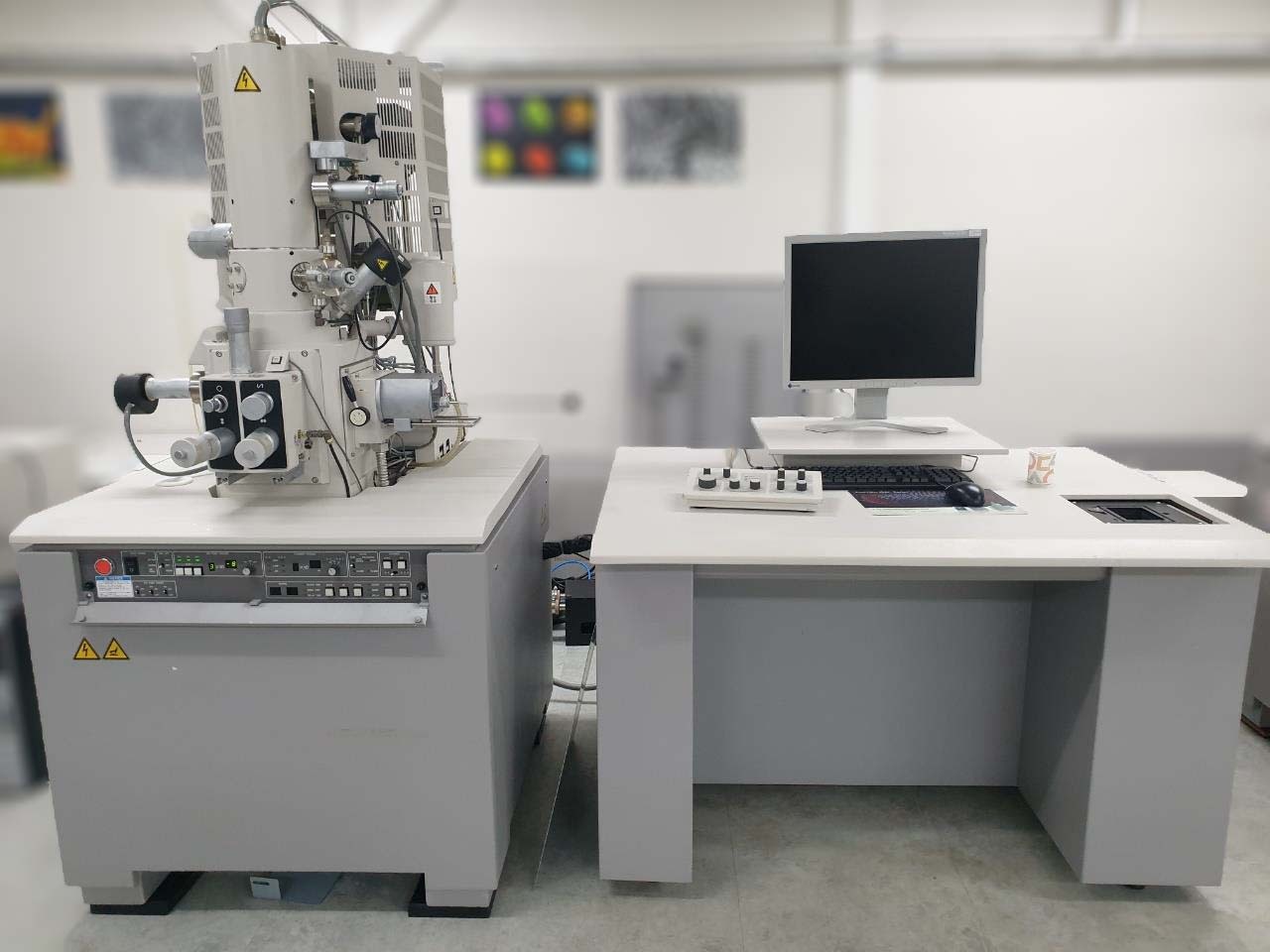HITACHI S-4700 Type I SEM used for sale price #293603167, 2000 > buy ...