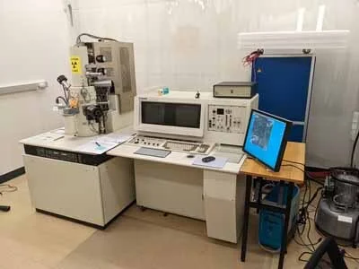 HITACHI S-5000 SEM 用于销售价格 #293628551, 1998 > 从 CAE 购买