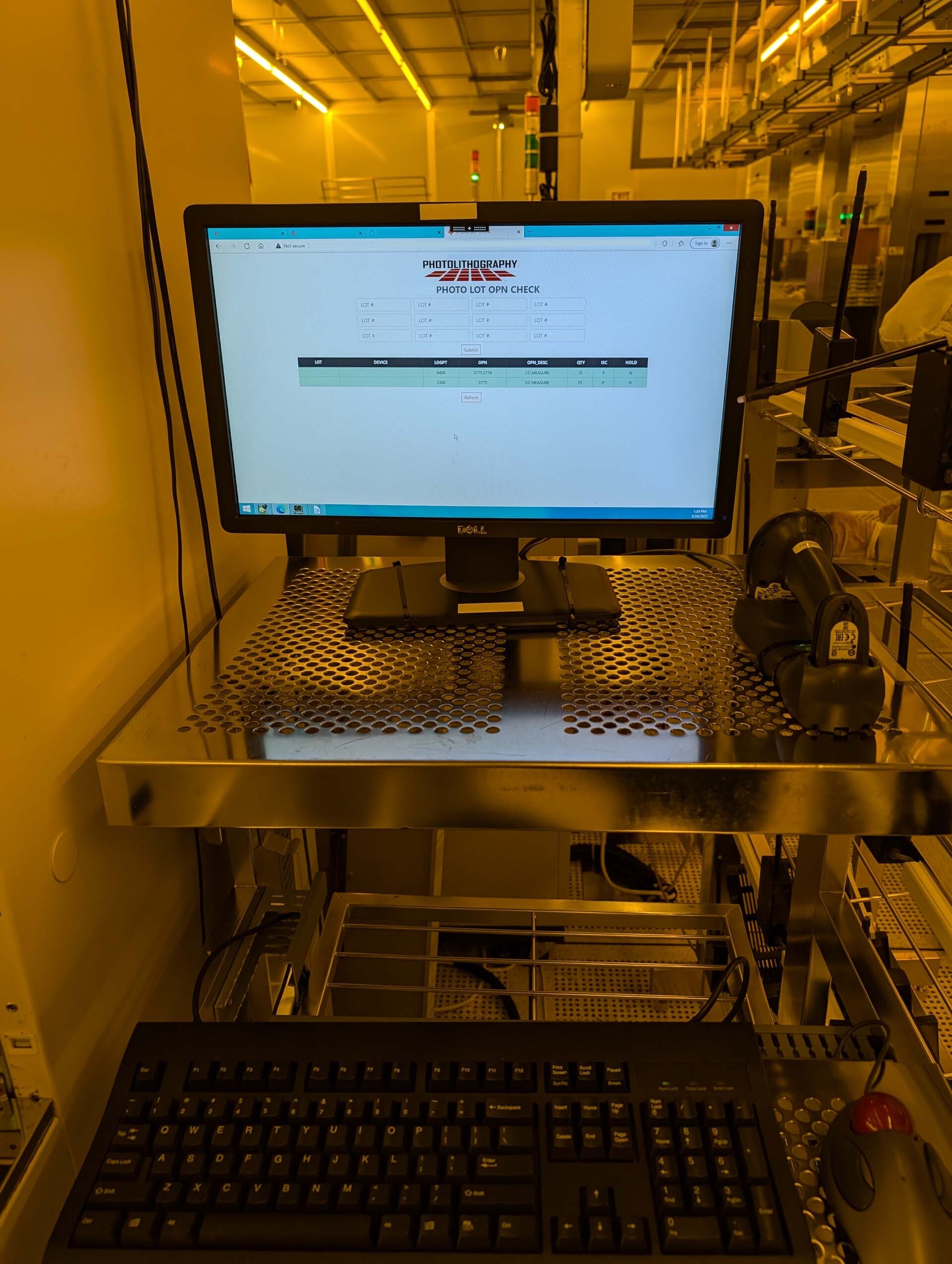 HITACHI S-8800 SEM used for sale price #293767100, 1995 > buy from CAE