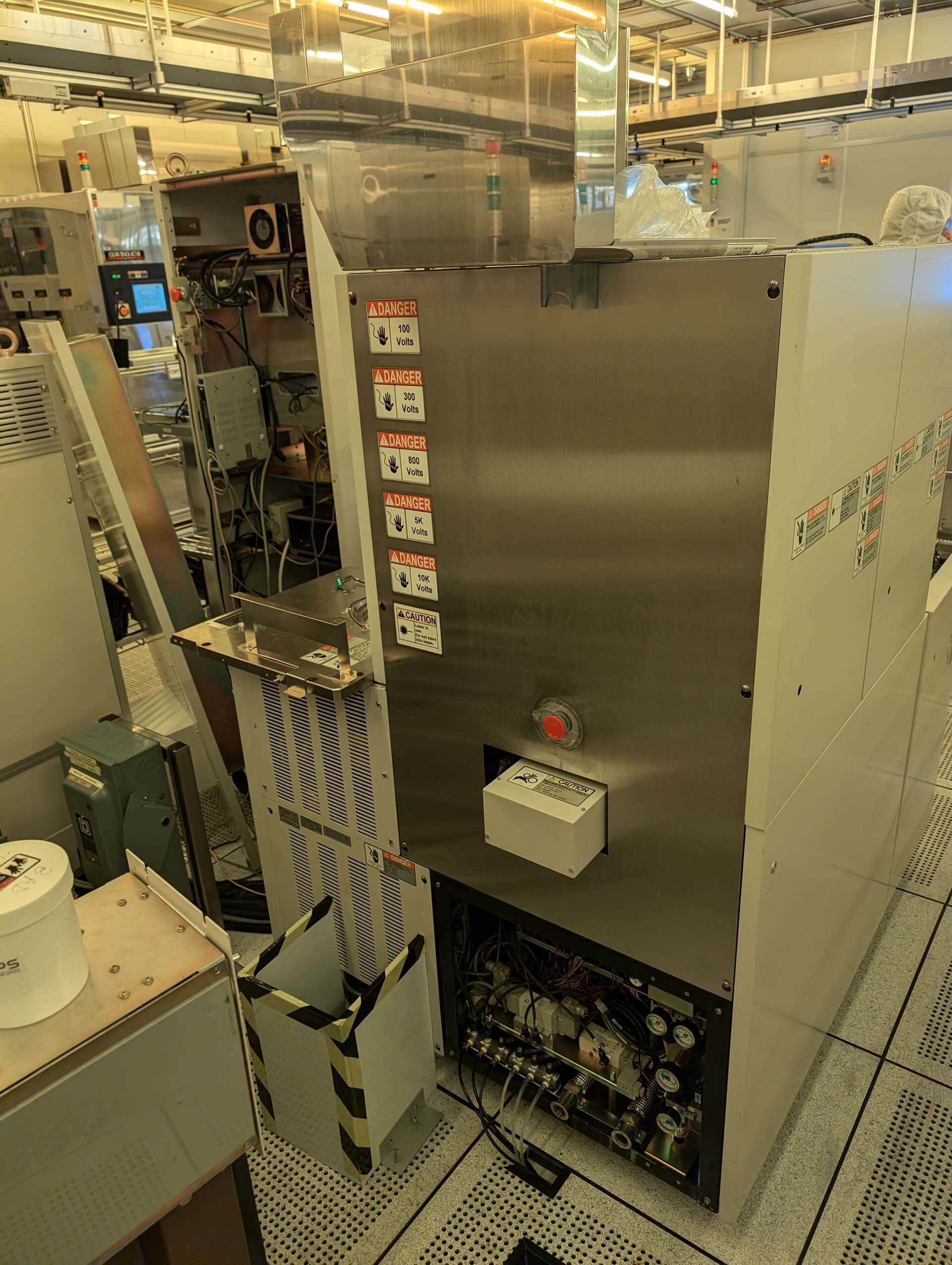 HITACHI S-8800 SEM used for sale price #293767100, 1995 > buy from CAE