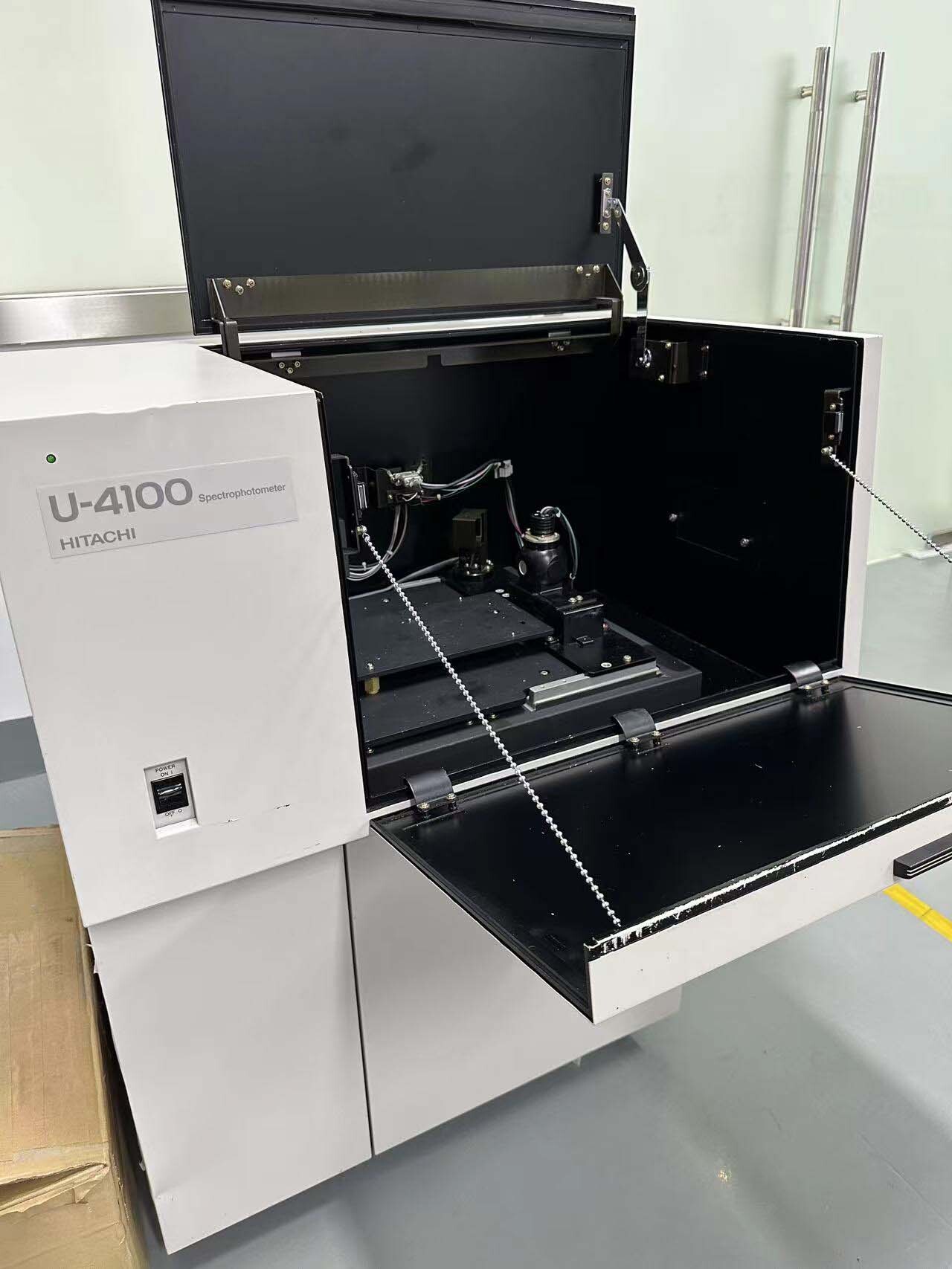 HITACHI U-4100 分光光度計 はセール価格 #293732165, 2002 で使用されています > CAE から購入