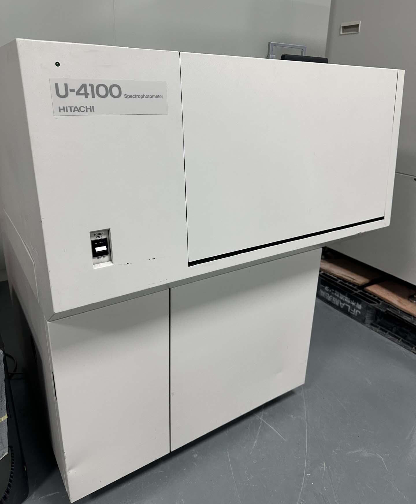 HITACHI U-4100 分光光度計 はセール価格 #293732165, 2002 で使用されています > CAE から購入