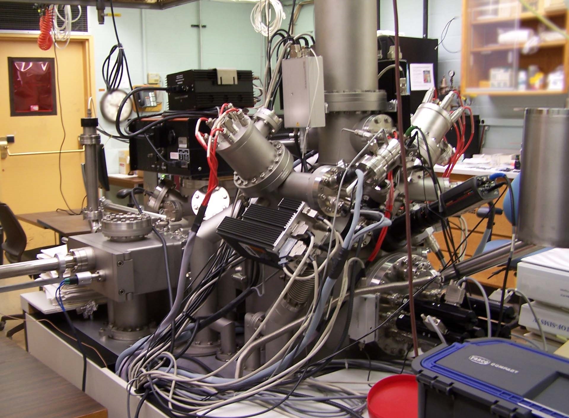 ION TOF TOF SIMS IV Spectrometer used for sale price #9243595, 1999 ...