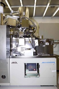 Used JEOL JBX-6300FS SCANNING ELECTRON MICROSCOPES for sale > buy from CAE