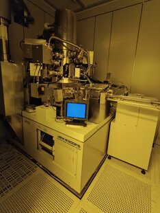 Used JEOL JBX-6300FS SCANNING ELECTRON MICROSCOPES for sale > buy from CAE