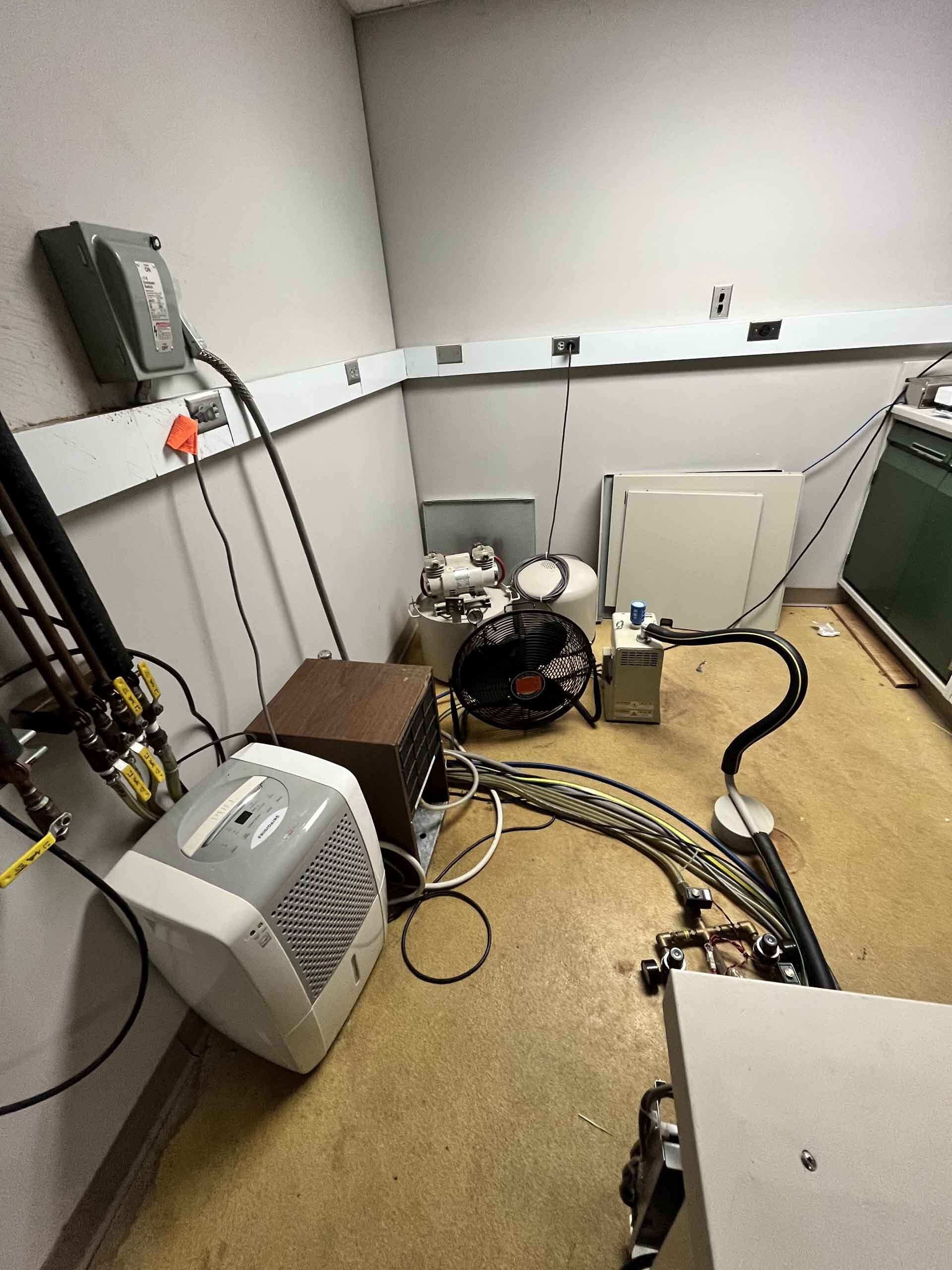 JEOL JEM 1230 SEM 판매 가격 #293711192에 사용됨 > CAE에서 구매