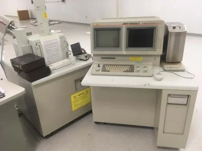 JEOL JSM 5800LV SEM はセール価格 #9255669 で使用されています > CAE から購入