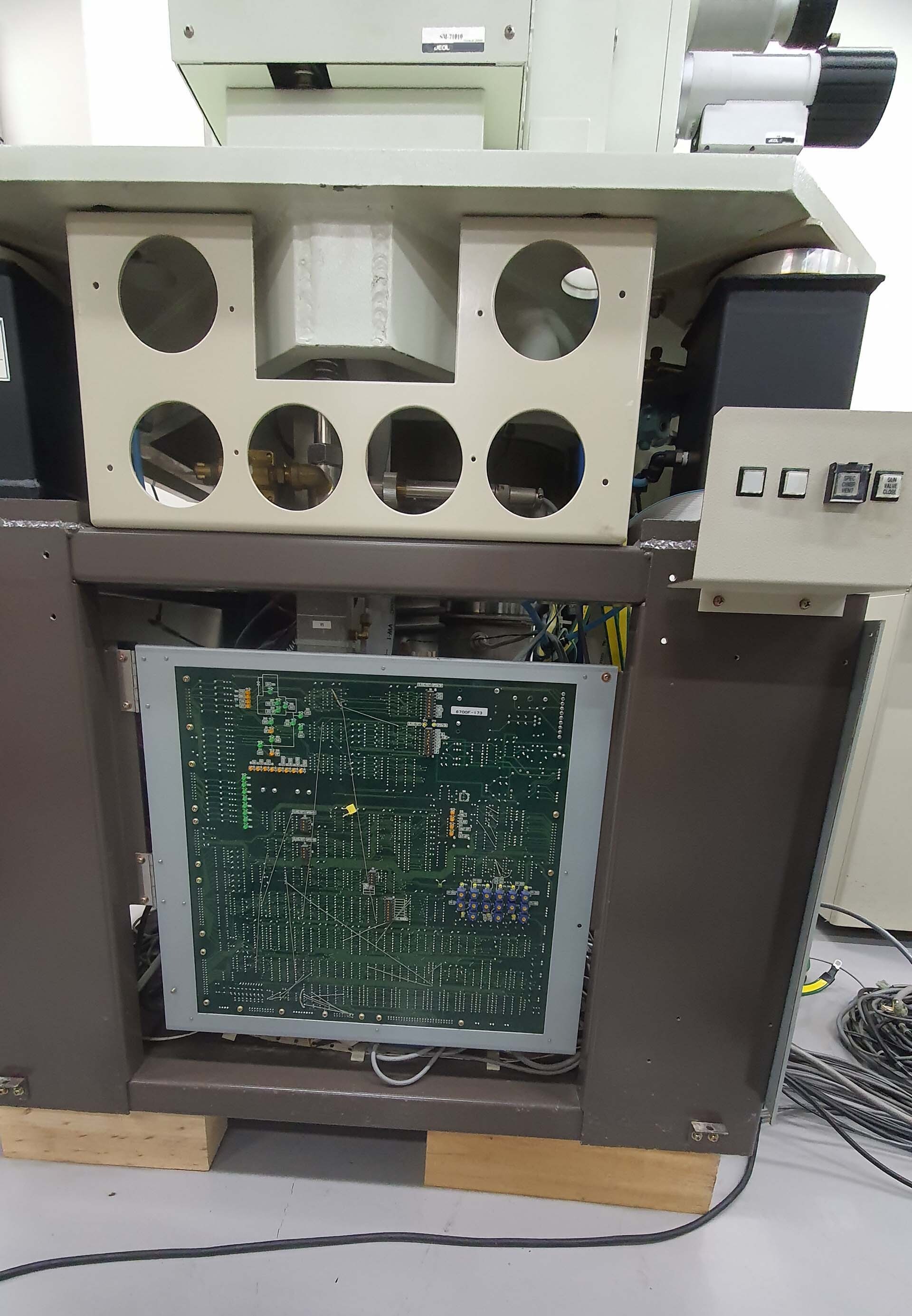 JEOL JSM 6700F SEM used for sale price #9375930, 2002 > buy from CAE