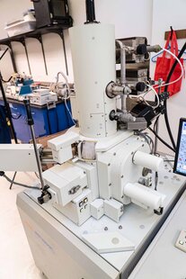 JEOL JSM 7600F SEM used for sale price #293653209, 2009 > buy from CAE