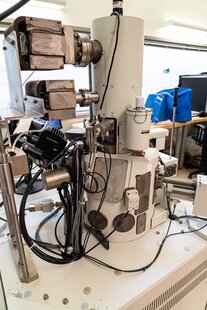 JEOL JSM 7600F SEM 판매 가격 #293653209, 2009에 사용됨 > CAE에서 구매