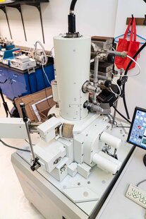 JEOL JSM 7600F SEM used for sale price #293653209, 2009 > buy from CAE