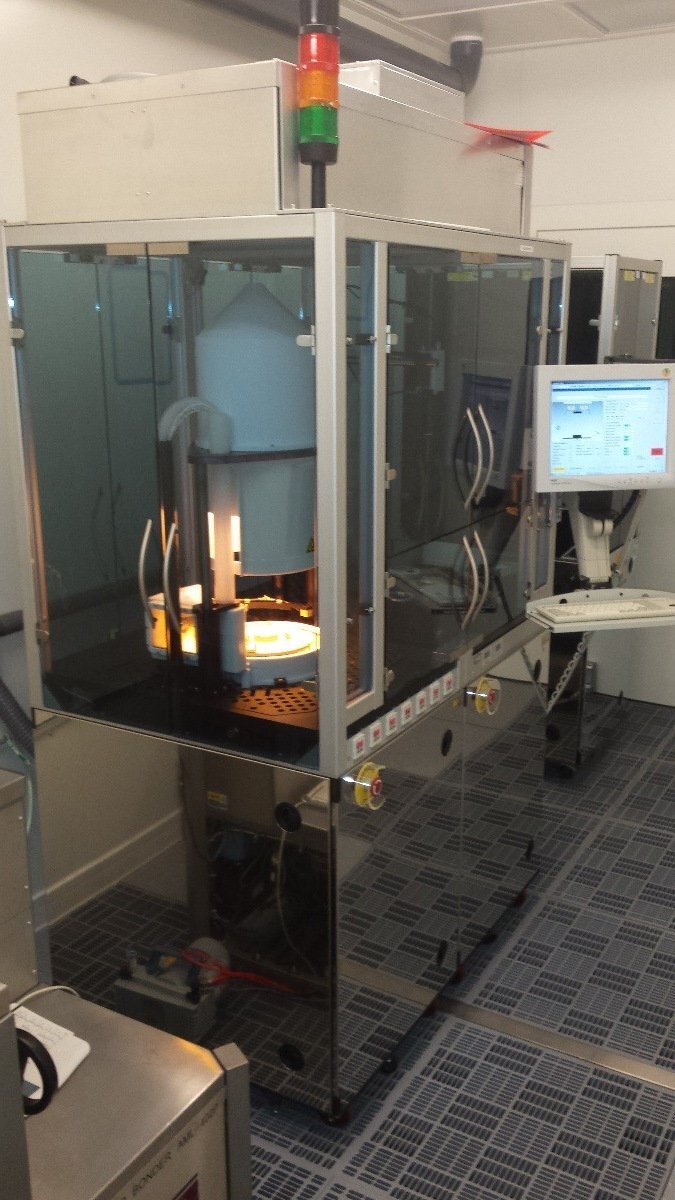 KARL SUSS / MICROTEC CL200 포토레지스트 판매 가격 #293793211, 2010에 사용됨 > CAE에서 구매