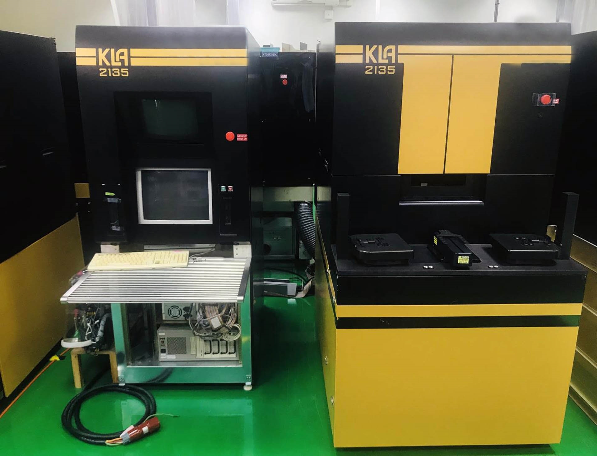 KLA / TENCOR 2135 Mask & Wafer Inspector used for sale price #9253947 ...