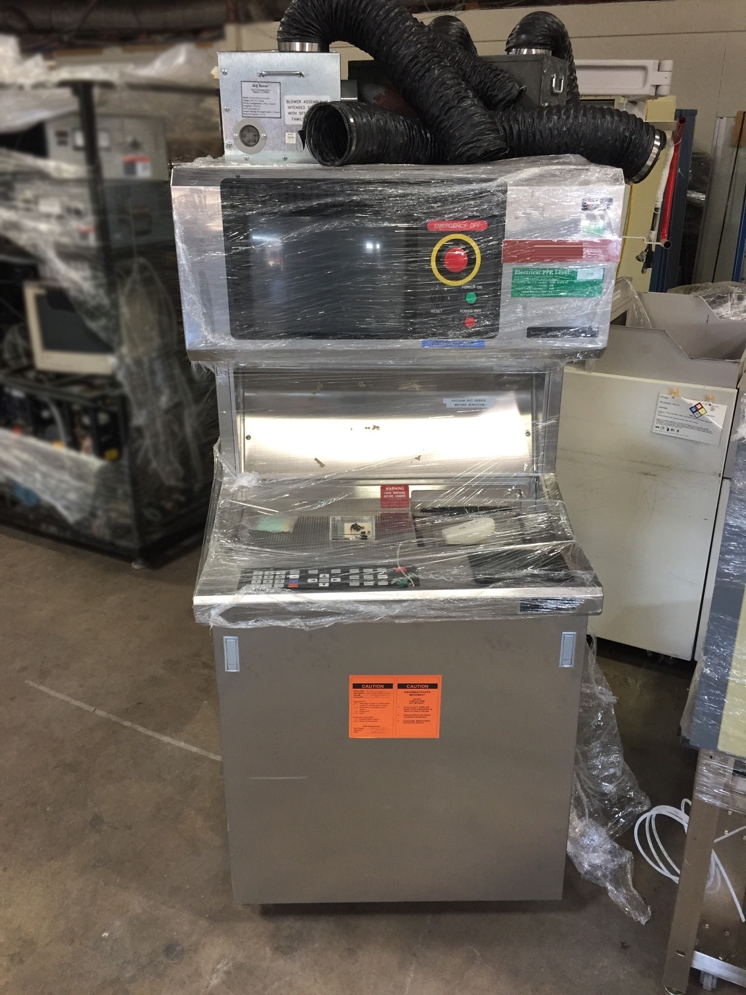 KLA / TENCOR 6400 Surfscan 웨이퍼 테스터 판매 가격 #9237880에 사용됨 > CAE에서 구매