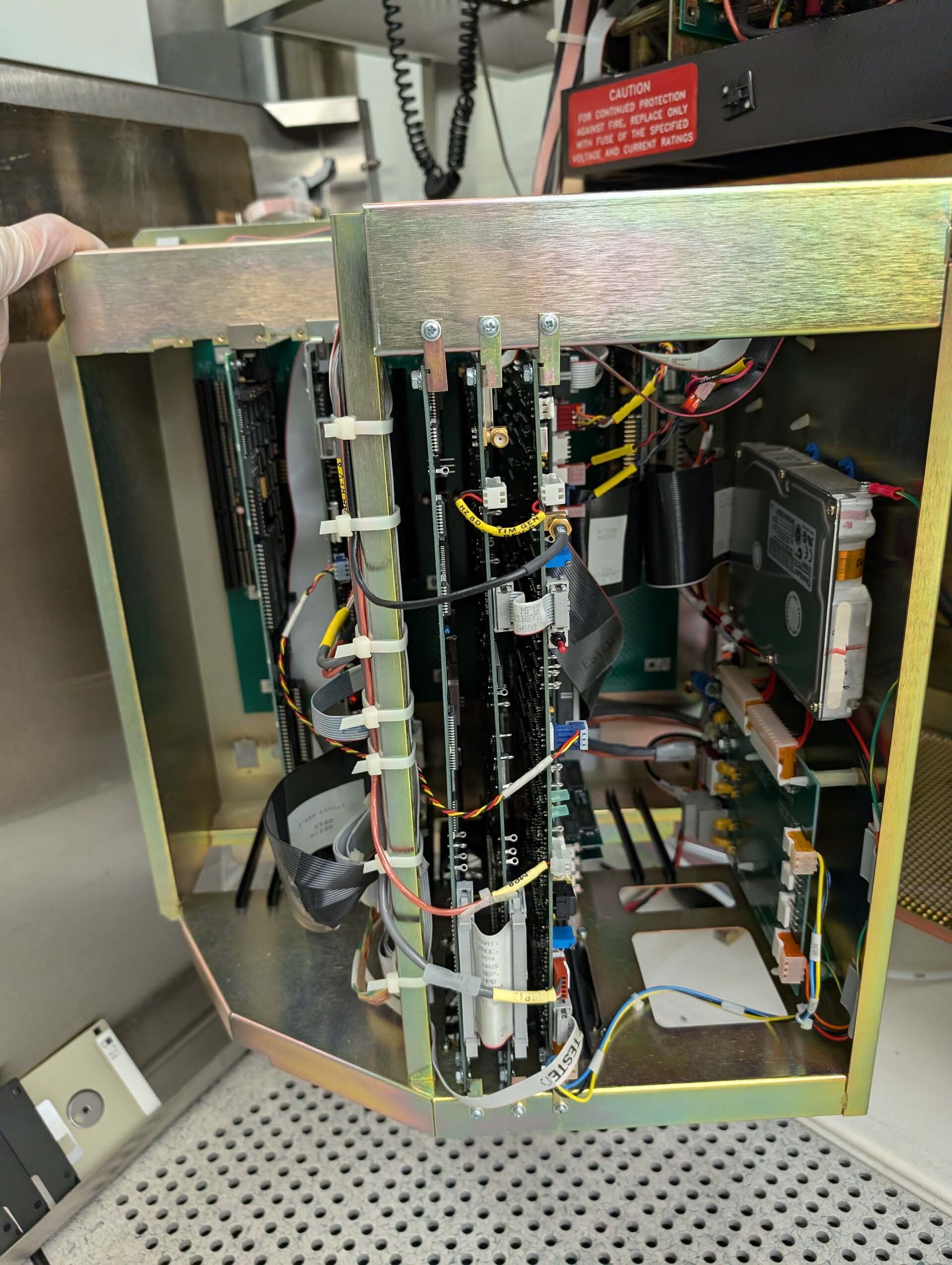 KLA / TENCOR 6420 Surfscan Wafer Tester used for sale price #293767201 ...