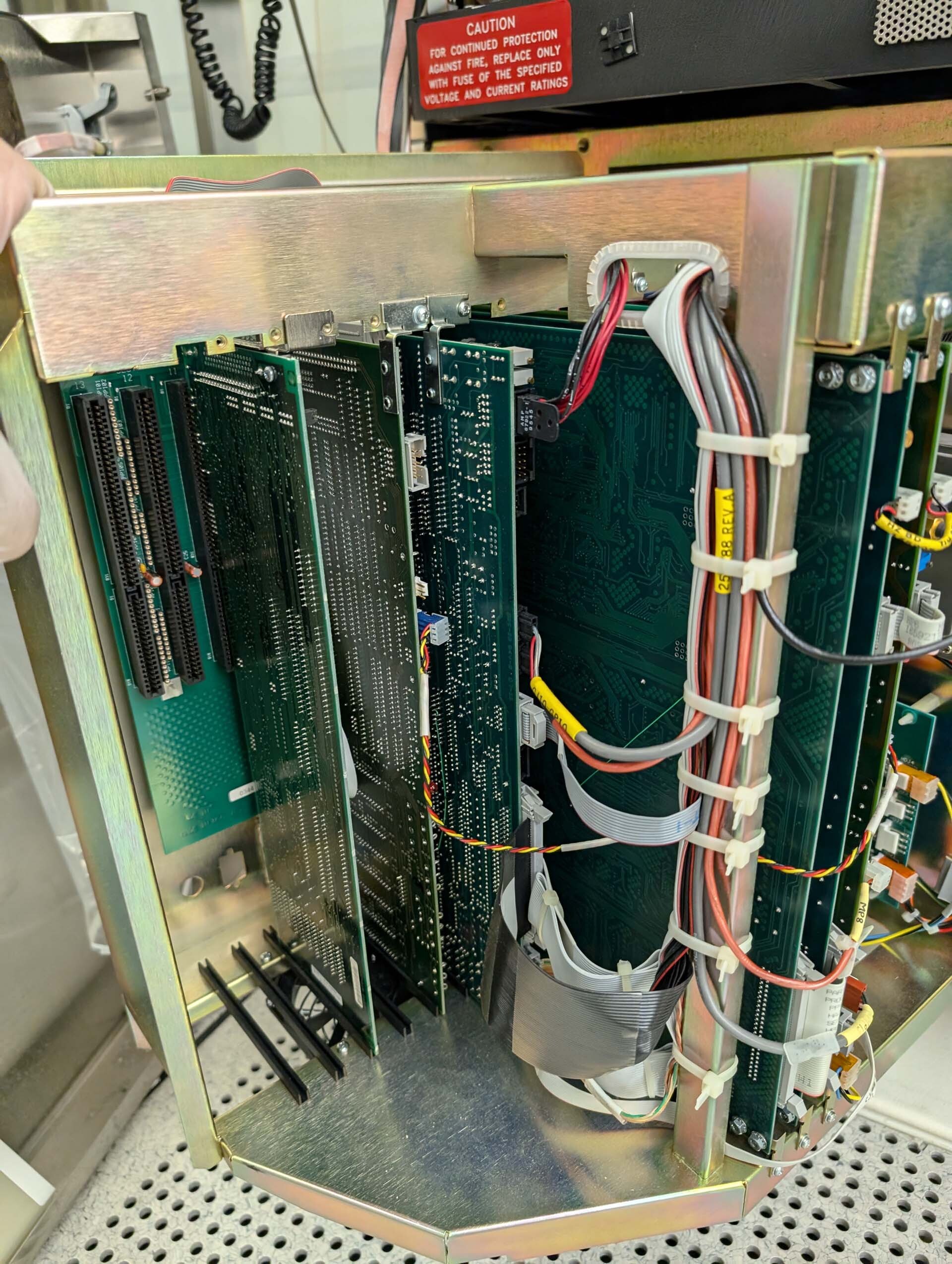 KLA / TENCOR 6420 Surfscan Wafer Tester used for sale price #293767201 ...