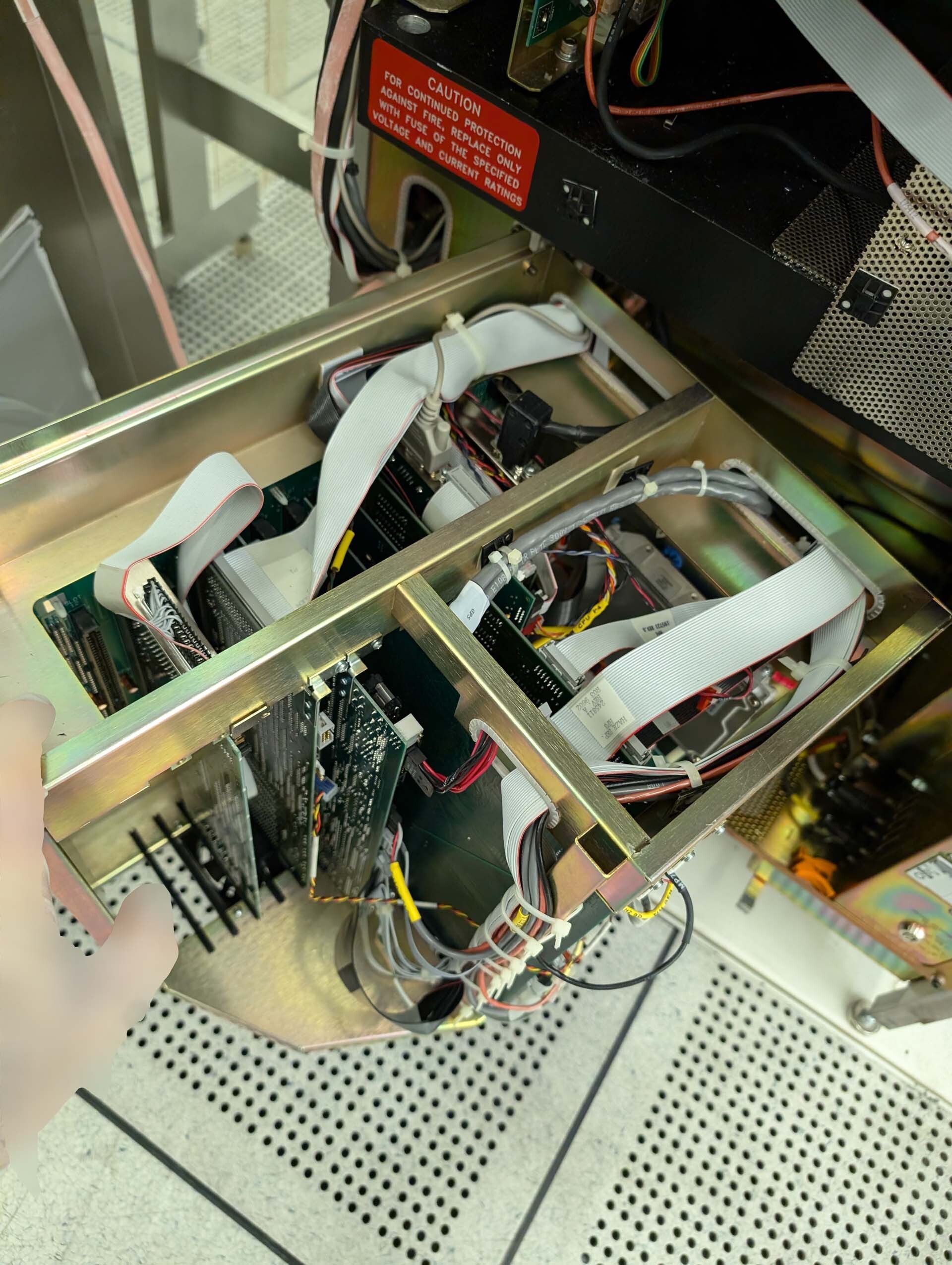 KLA / TENCOR 6420 Surfscan Wafer Tester used for sale price #293767201 ...