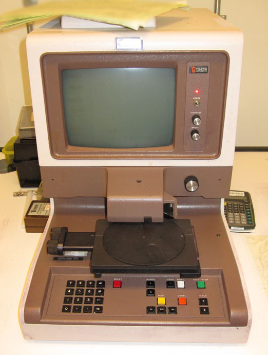 KLA / TENCOR Alpha Step 200 웨이퍼 테스터 판매 가격 #195058에 사용됨 > CAE에서 구매