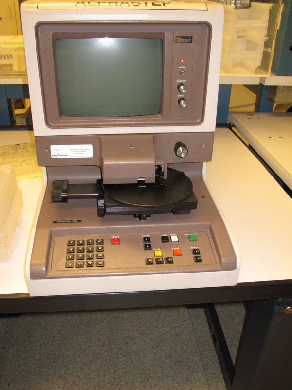 KLA / TENCOR Alpha Step 200 웨이퍼 테스터 판매 가격 #194912에 사용됨 > CAE에서 구매