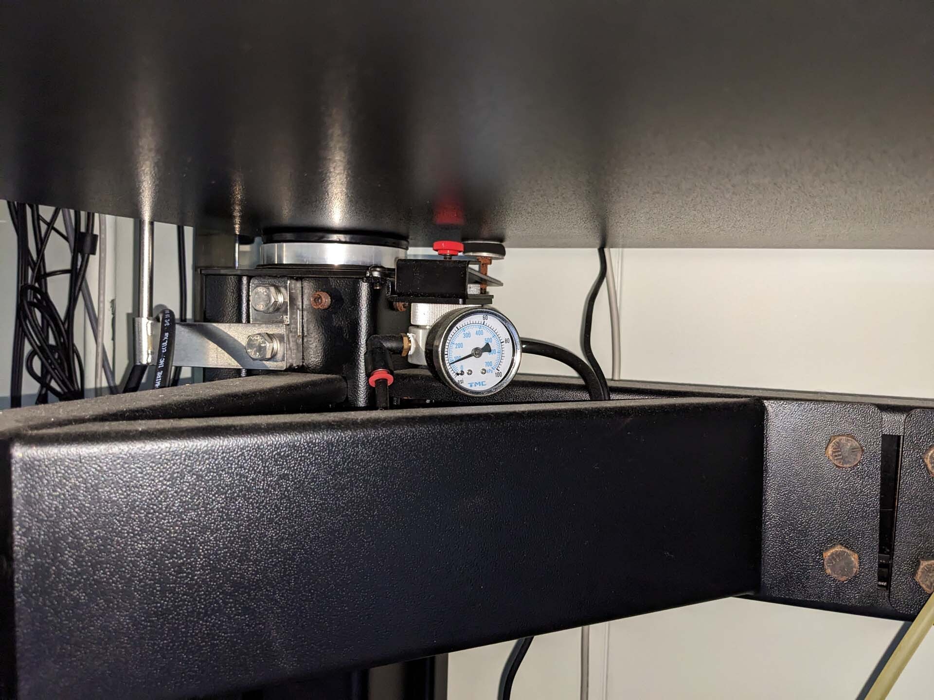 KLA / TENCOR Alpha Step IQ3 已使用的 待售 价格 #293671816, 2011 > 买 从 CAE