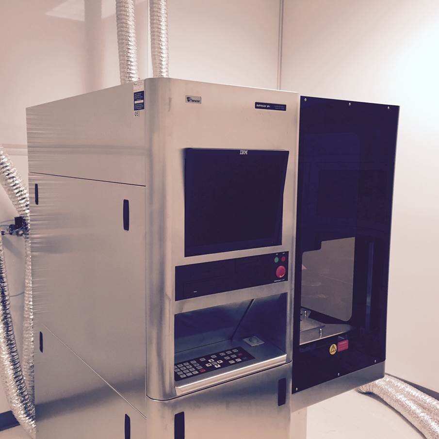 KLA / TENCOR Surfscan SP1 Classic 光罩與晶圓檢測設備 用於銷售價格 #9113884, 1997 > 從 ...