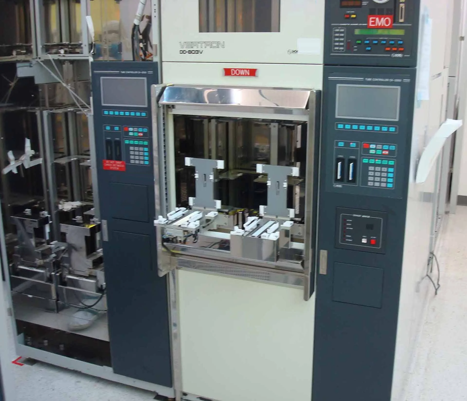 KOKUSAI Vertron DD-803V 擴散爐 用於銷售價格 #9219600 > 從 CAE 購買