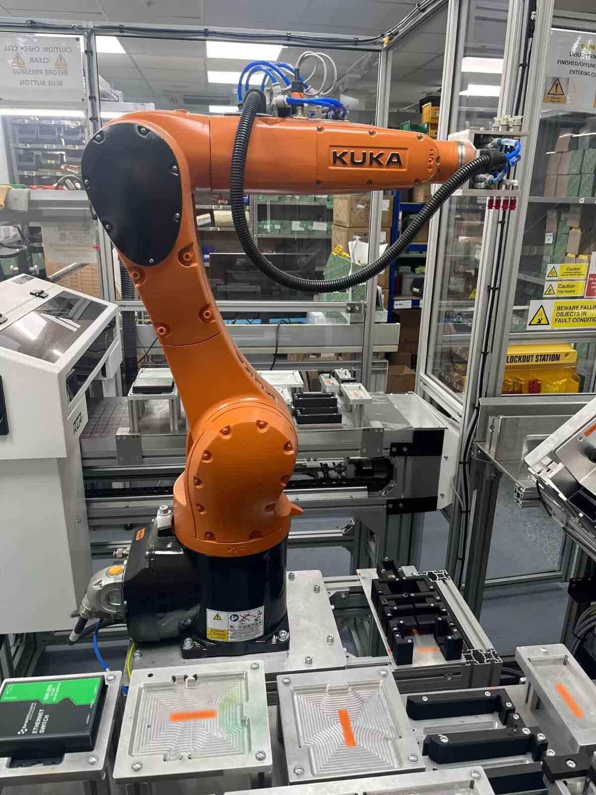 KUKA CNC Robot arm 晶圓傳送模組 用於銷售價格 #293767937 > 從 CAE 購買