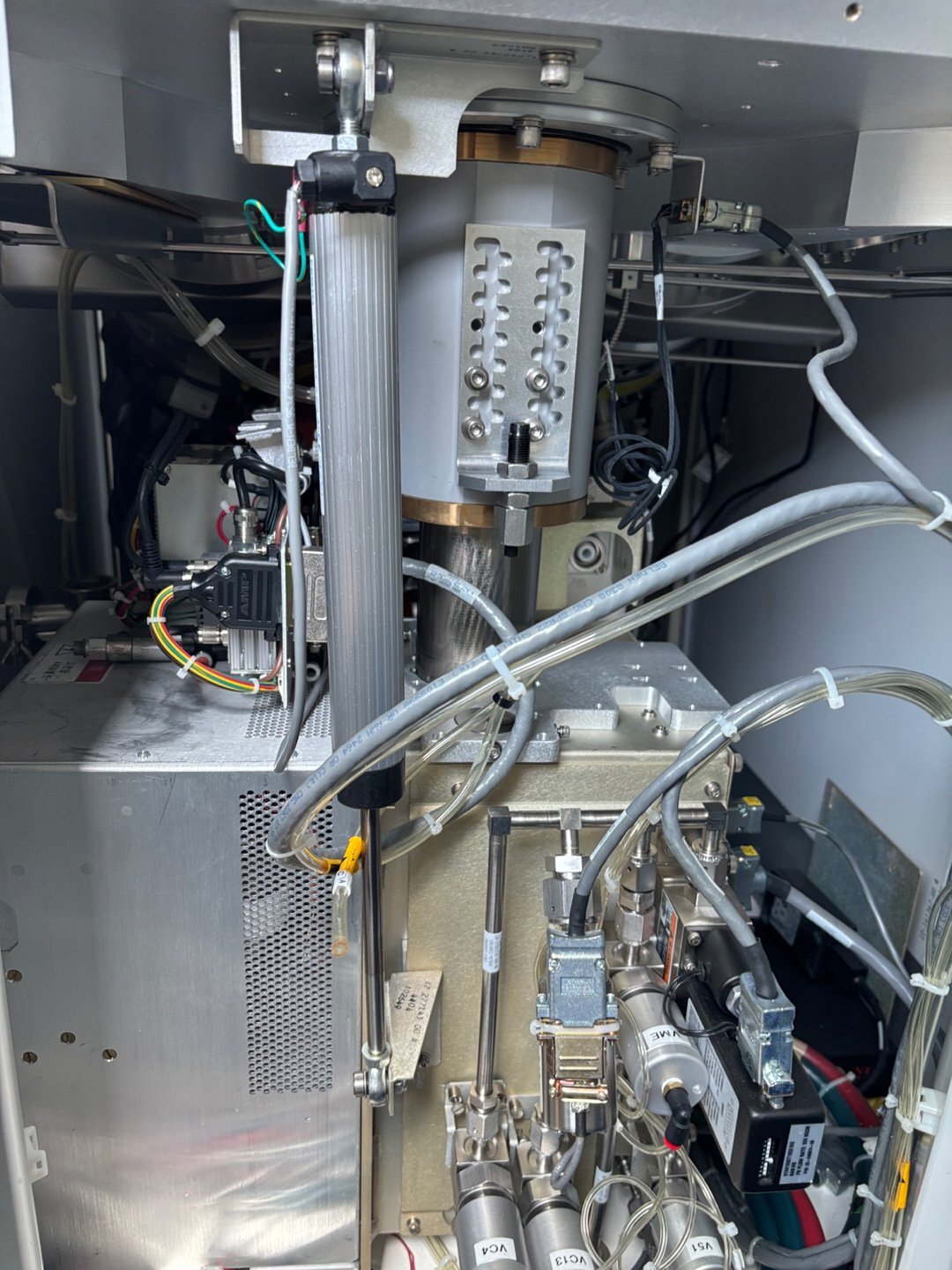 LAM RESEARCH / NOVELLUS Concept 3 Speed 反應爐 用於銷售價格 #293769691, 2005 > 從 ...