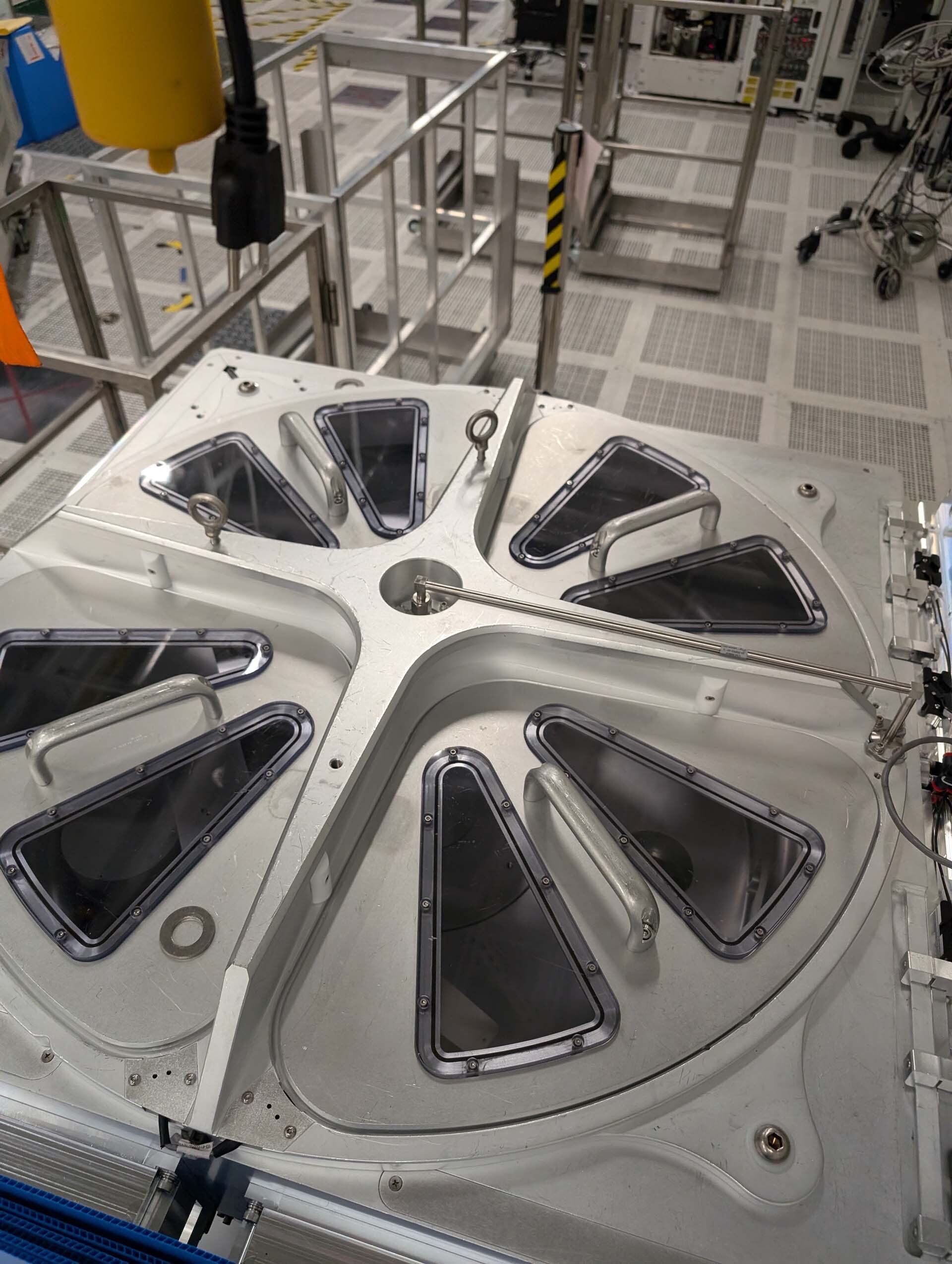 LAM RESEARCH / NOVELLUS Vector Extreme Etcher / Asher used for sale ...