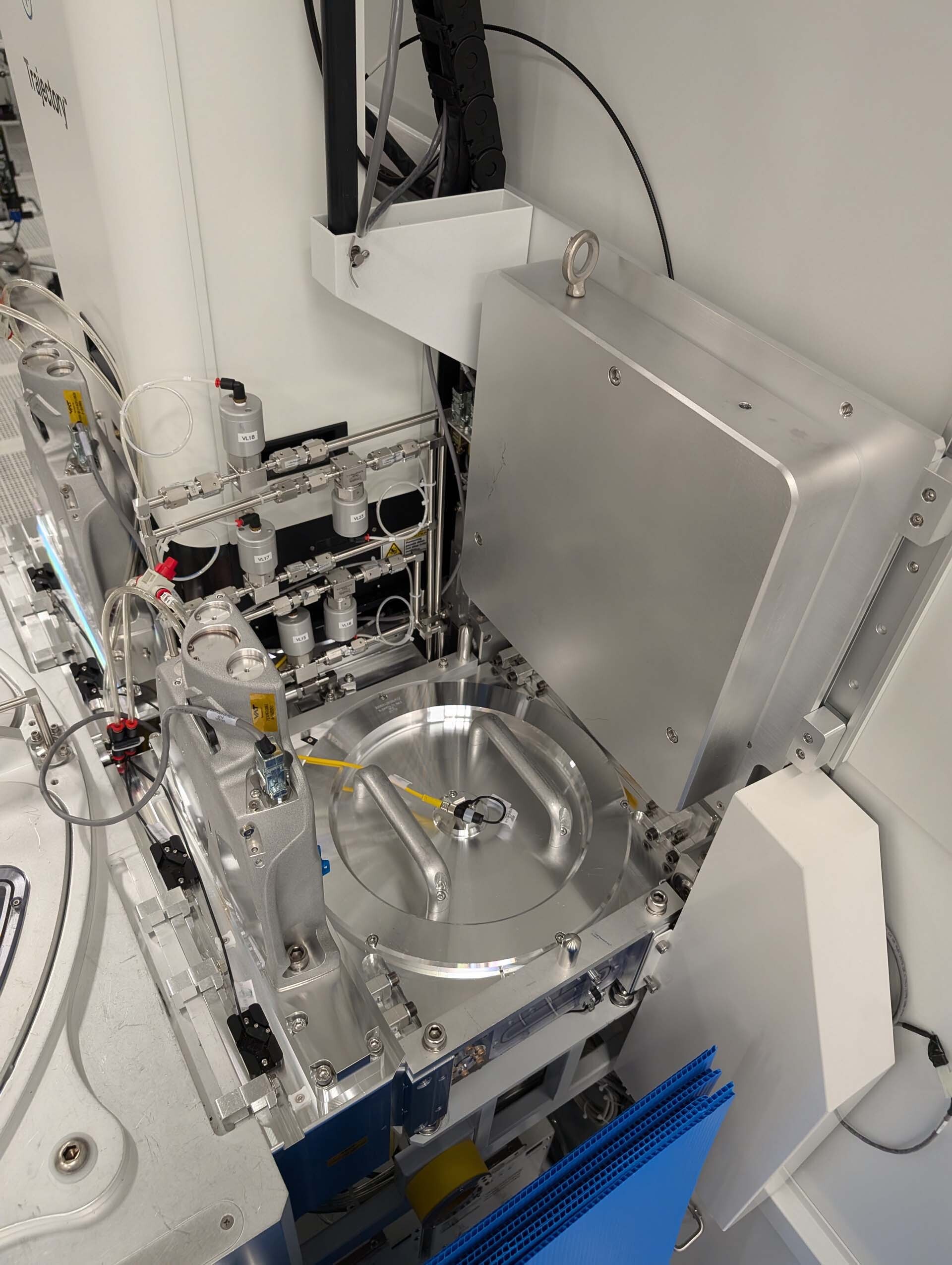 LAM RESEARCH / NOVELLUS Vector Extreme Etcher / Asher used for sale ...