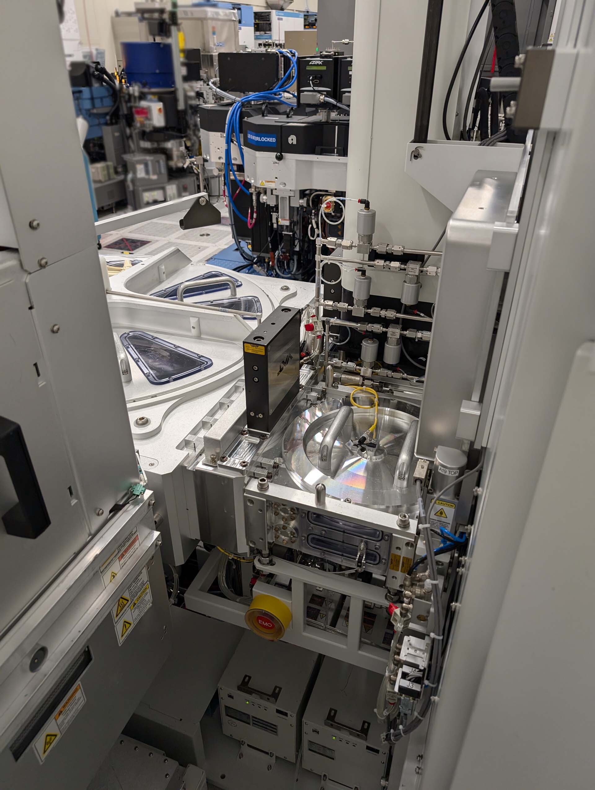 LAM RESEARCH / NOVELLUS Vector Extreme Etcher / Asher used for sale ...
