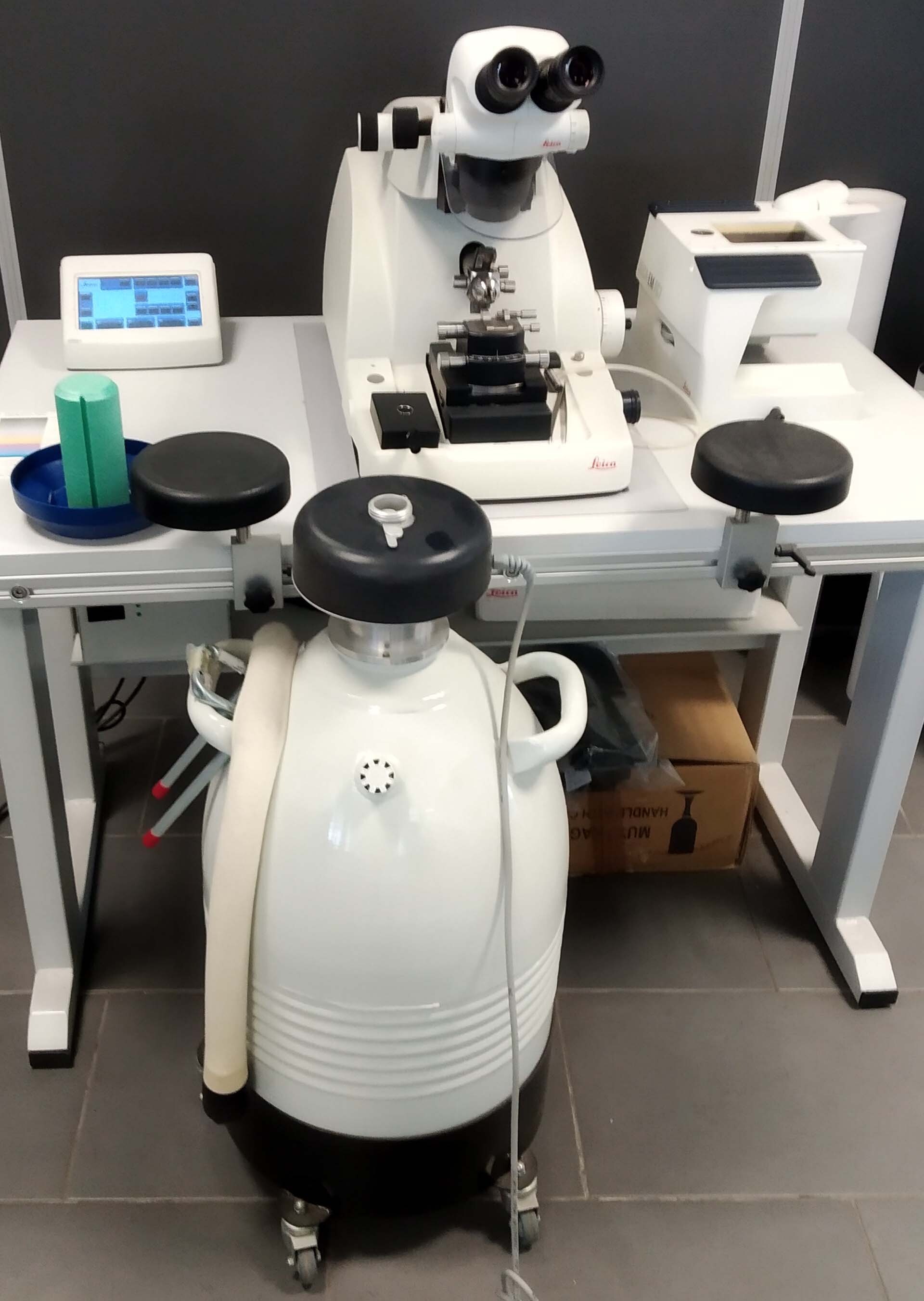 LEICA REICHERT EM UC7 顯微鏡 用於銷售價格 #293733909 > 從 CAE 購買