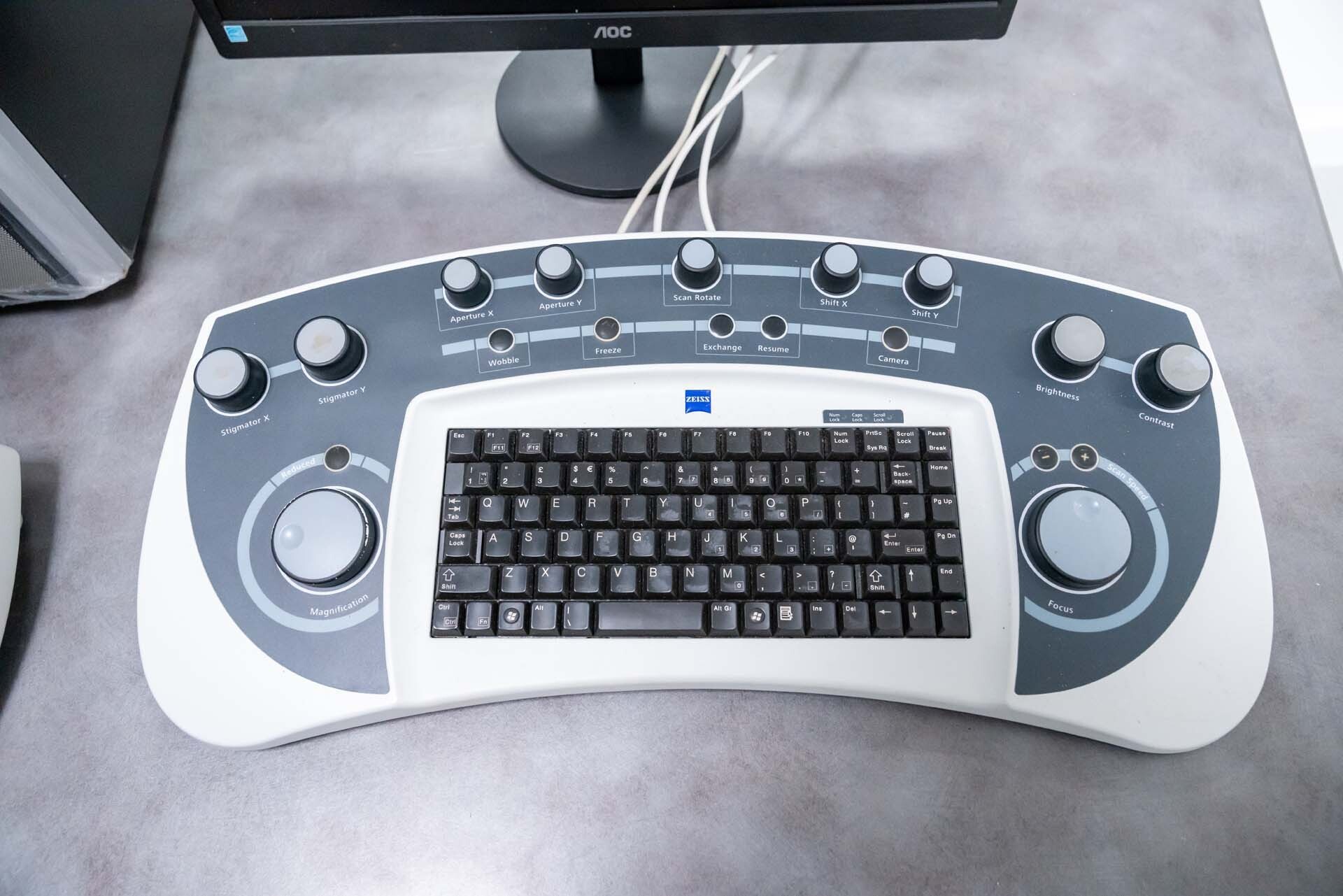 LEO / ZEISS Supra 40VP SEM 익숙한 판매용 가격 #293660495 > 사다 from CAE