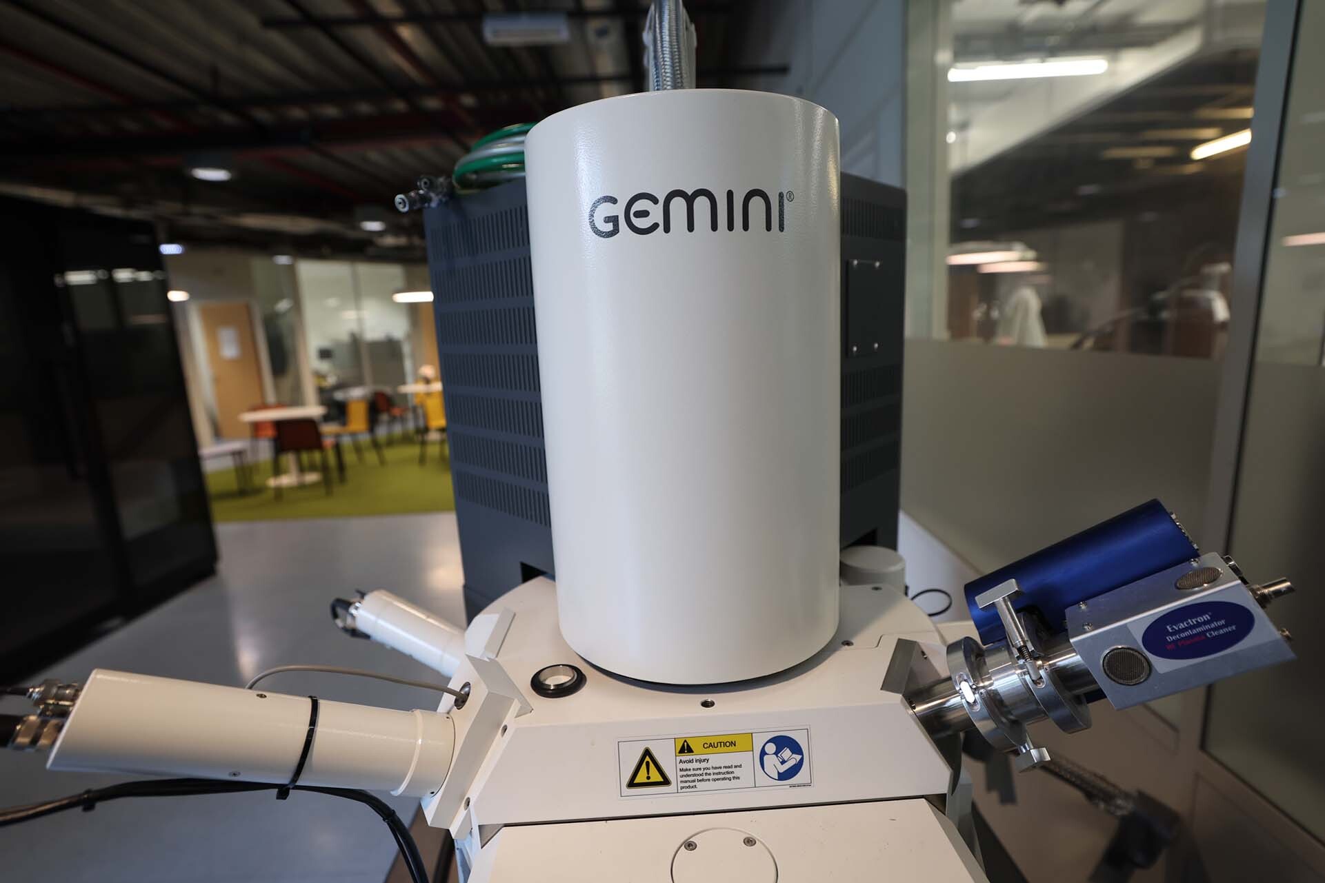 LEO / ZEISS Supra 55-VP SEM used for sale price #293794993, 2011 > buy ...