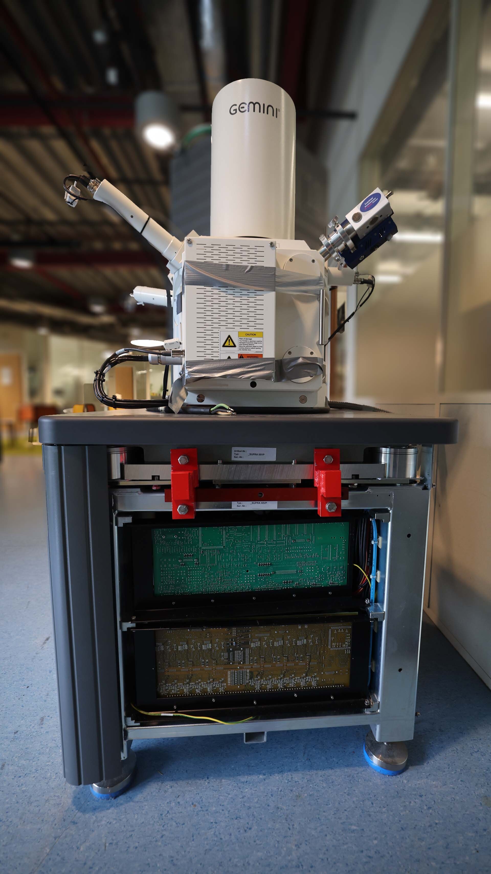 LEO / ZEISS Supra 55-VP SEM used for sale price #293794993, 2011 > buy ...