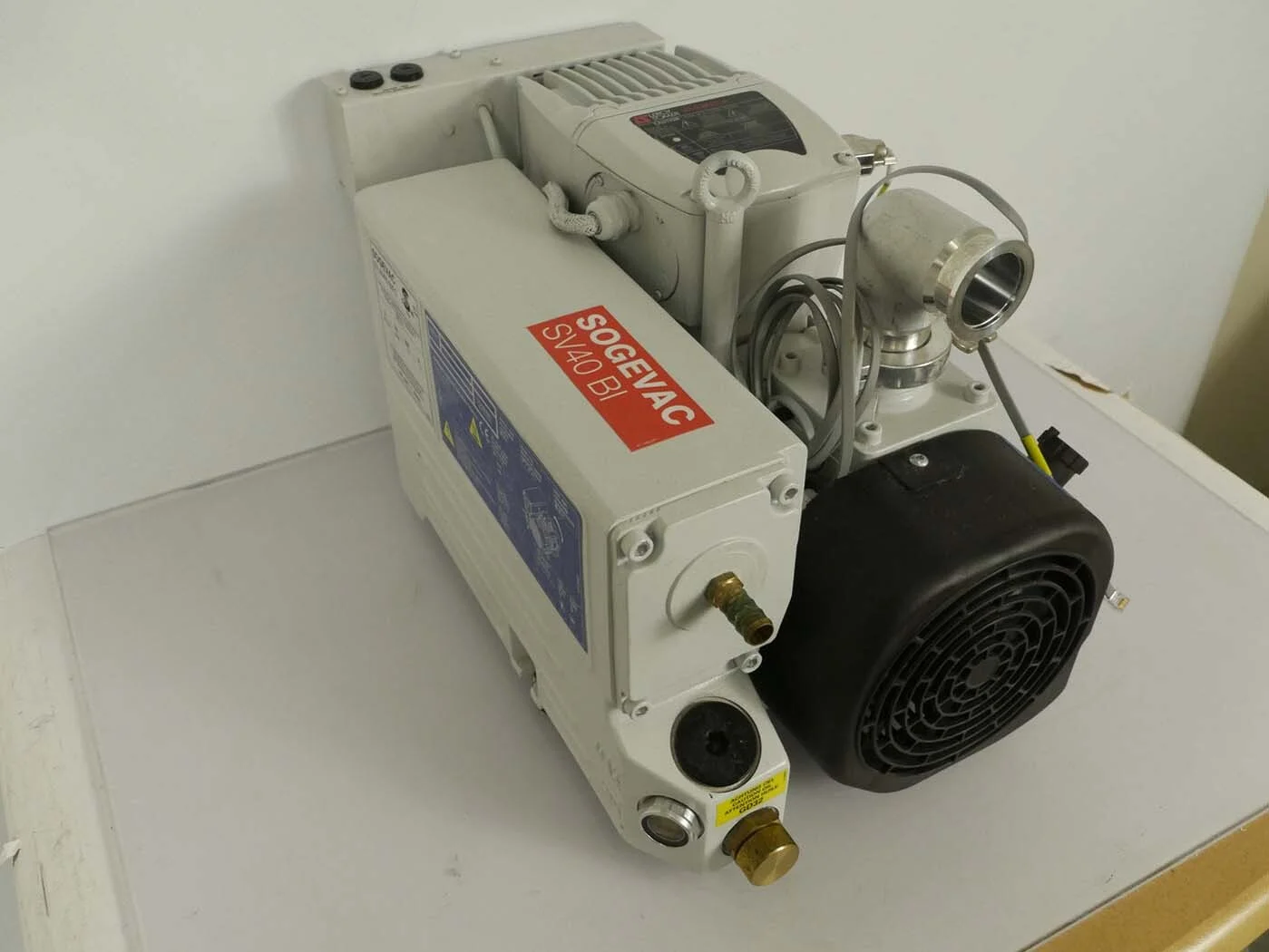 LEYBOLD HERAEUS Sogevac SV40BI パンプ はセール価格 #9378115 で使用されています > CAE から購入