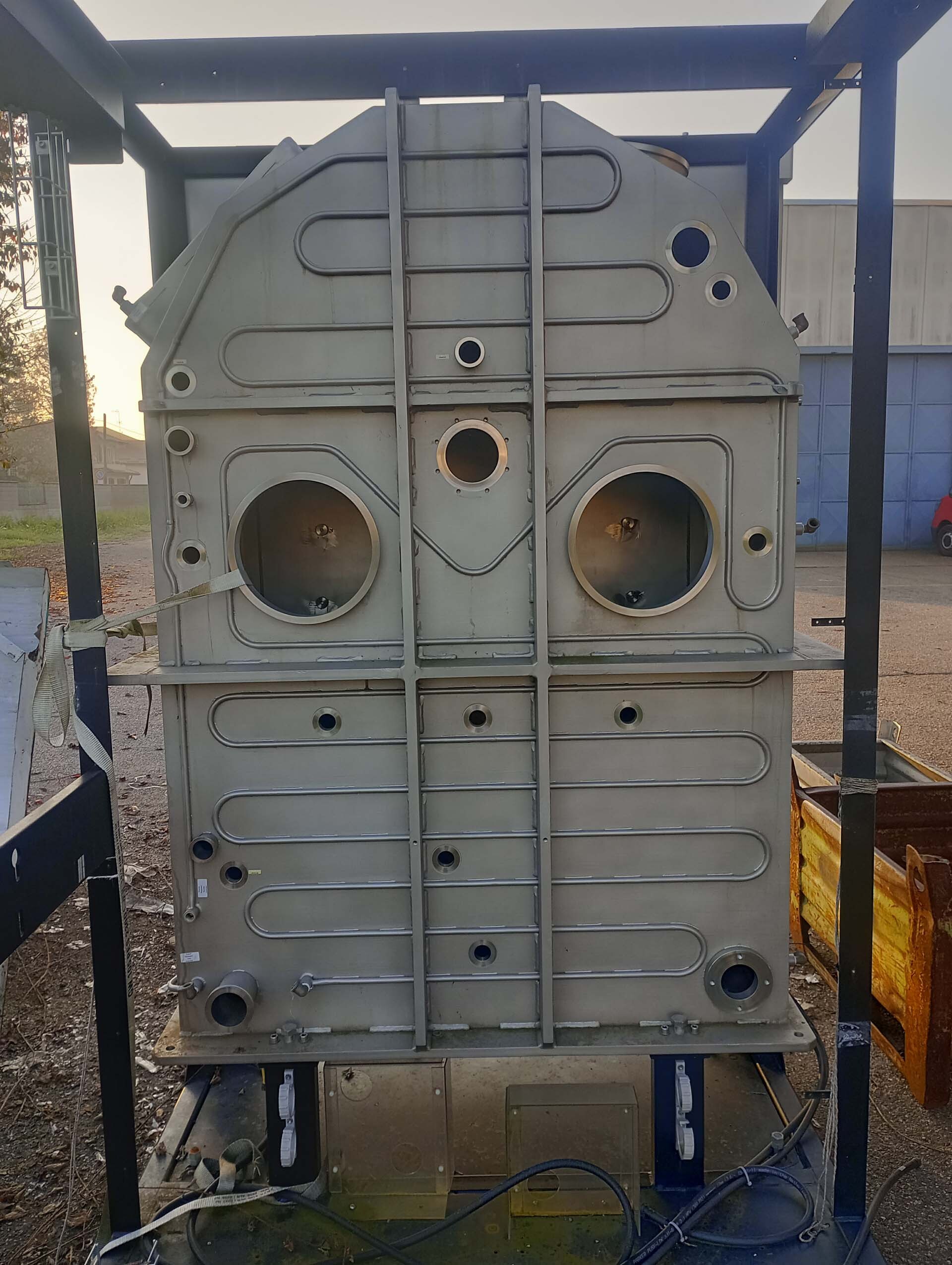 LEYBOLD HERAEUS Vacuum chamber Pump used for sale price #293759028 ...