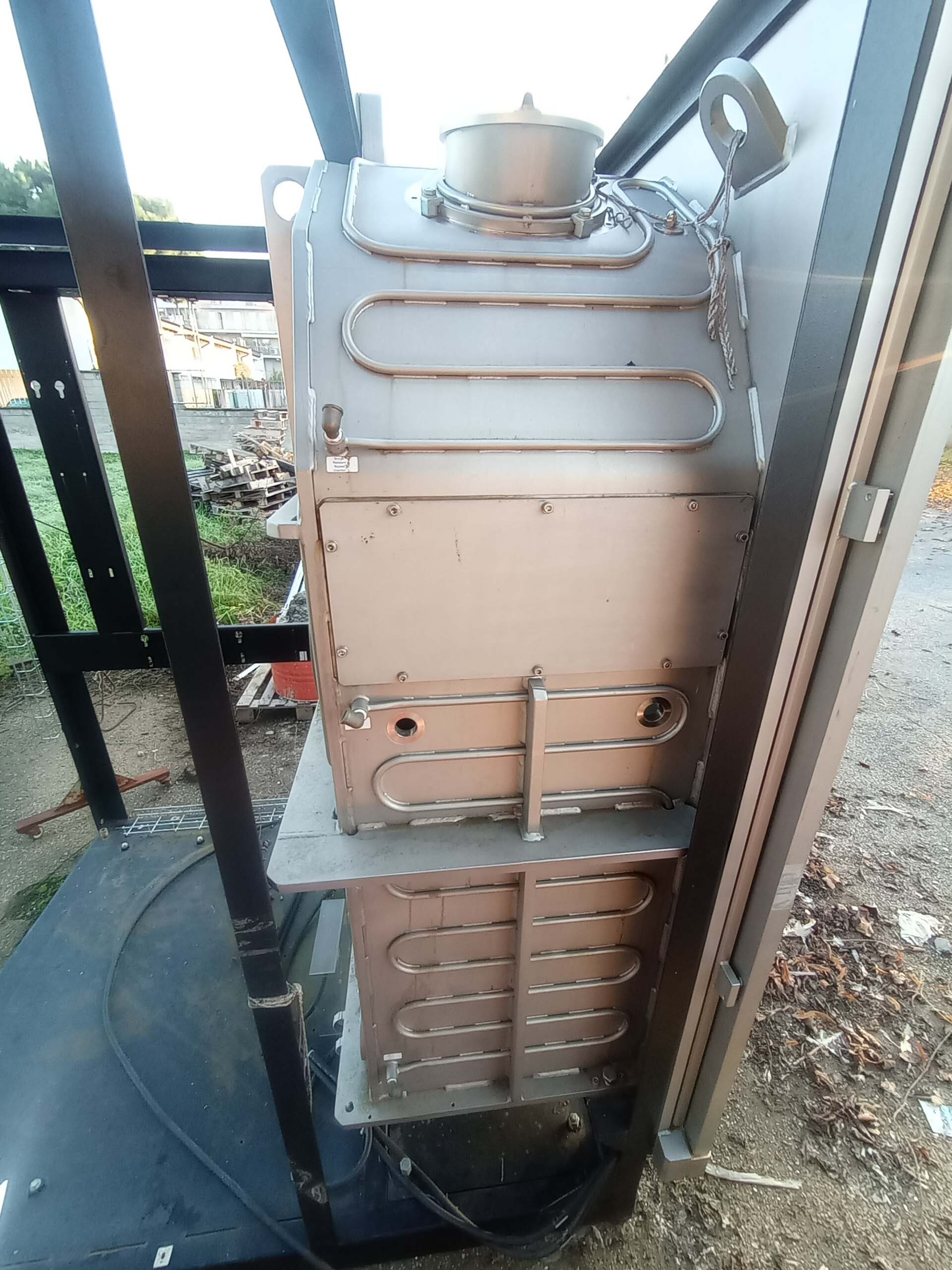 LEYBOLD HERAEUS Vacuum chamber Pump used for sale price #293759028 ...