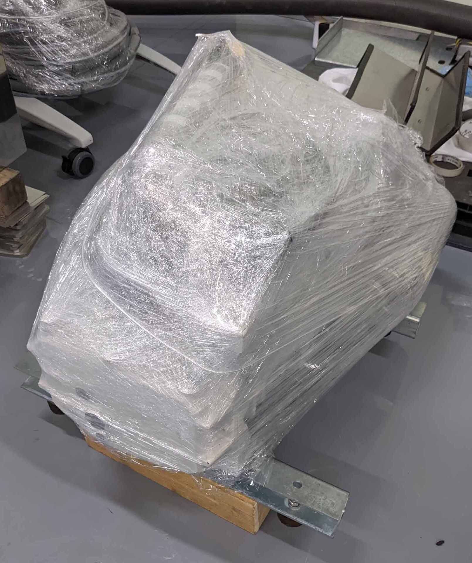 LEYBOLD Helios 400 익숙한 판매용 가격 #293590262 > 사다 from CAE