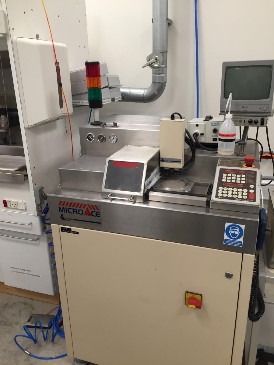 LOADPOINT MicroAce 스크라이버 / 다이서 판매 가격 #9130780, 1998에 사용됨 > CAE에서 구매