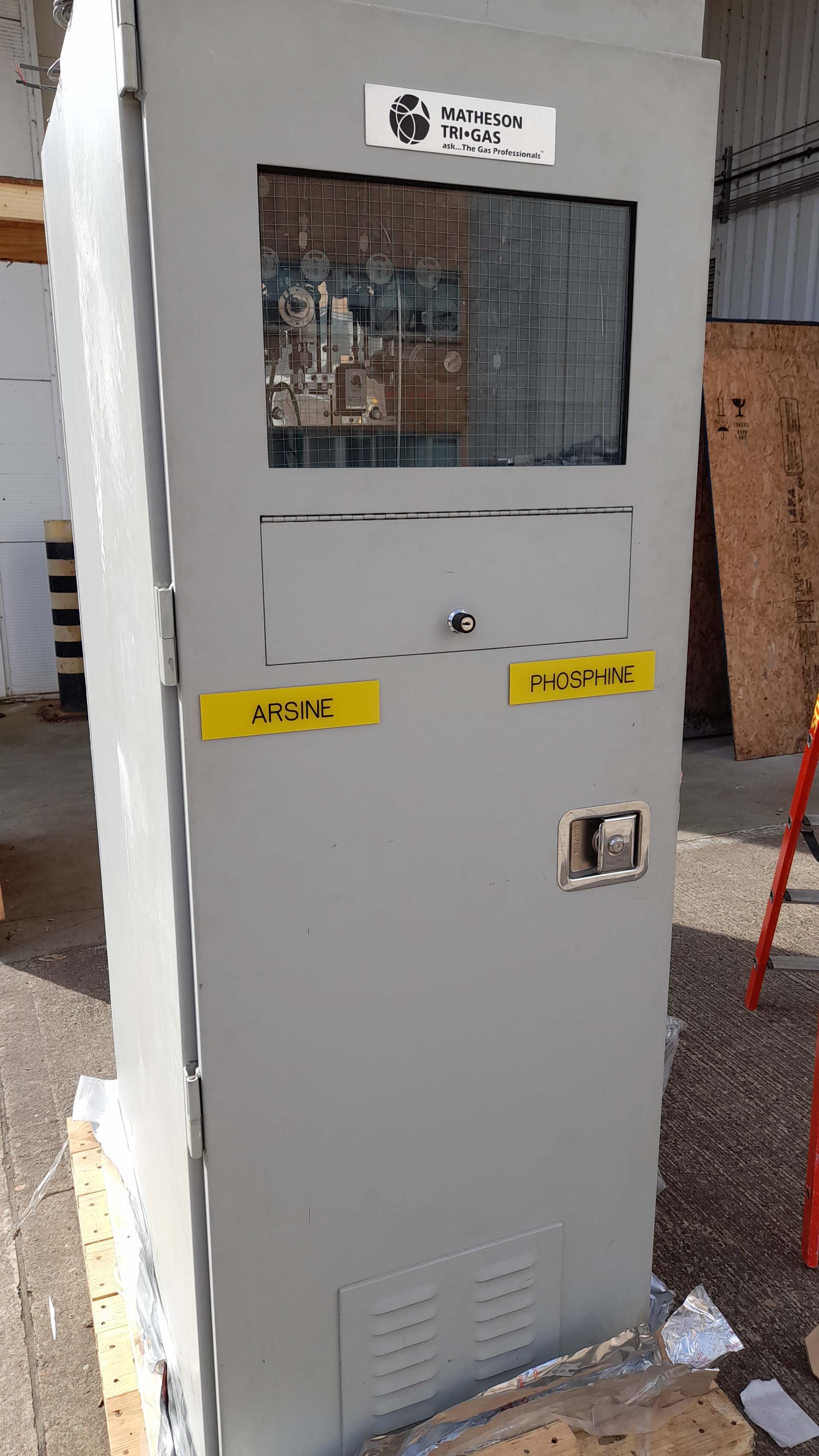 MATHESON / SEMI-GAS SYSTEMS MCAB-0416-XX Gas Cabinet used for sale ...