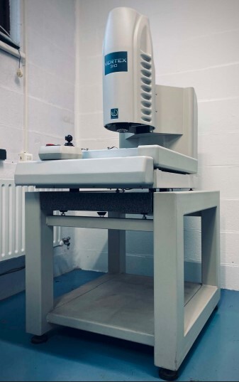 MICRO VU Vertex 310 광학 비교기 판매 가격 #293769611, 2012에 사용됨 > CAE에서 구매