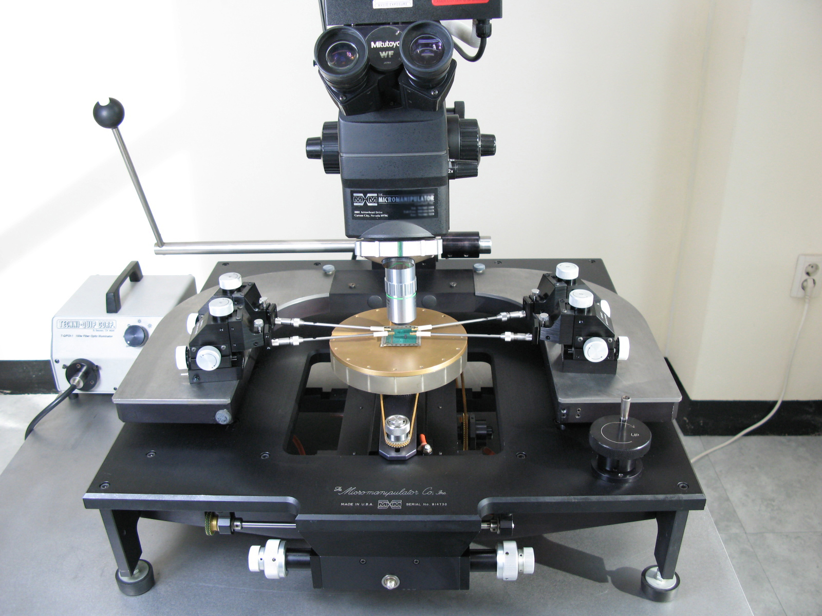 MICROMANIPULATOR M6200 검사기 판매 가격 #127697, 1999에 사용됨 > CAE에서 구매