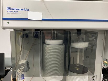 Used MICROMERITICS ASAP 2020 LAB EQUIPMENT AND ACCESSORIES for sale ...