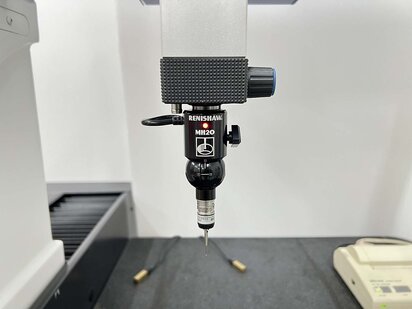 MITUTOYO Crysta-Plus M443 Optical Comparator used for sale price ...