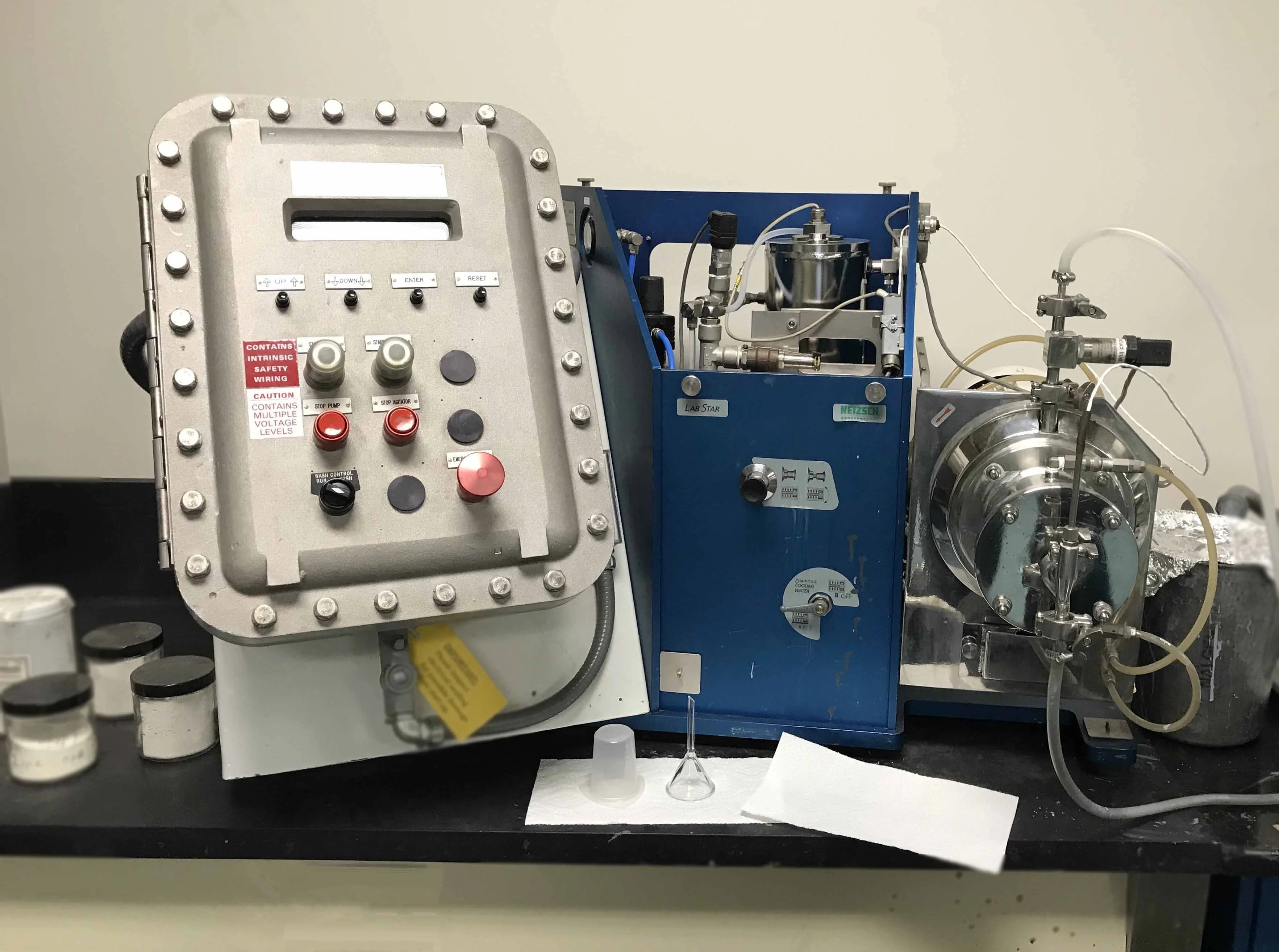 NETZSCH LabStar LS1 晶圓輪磨,研磨及拋光機 用於銷售價格 #9224649, 2004 > 從 CAE 購買