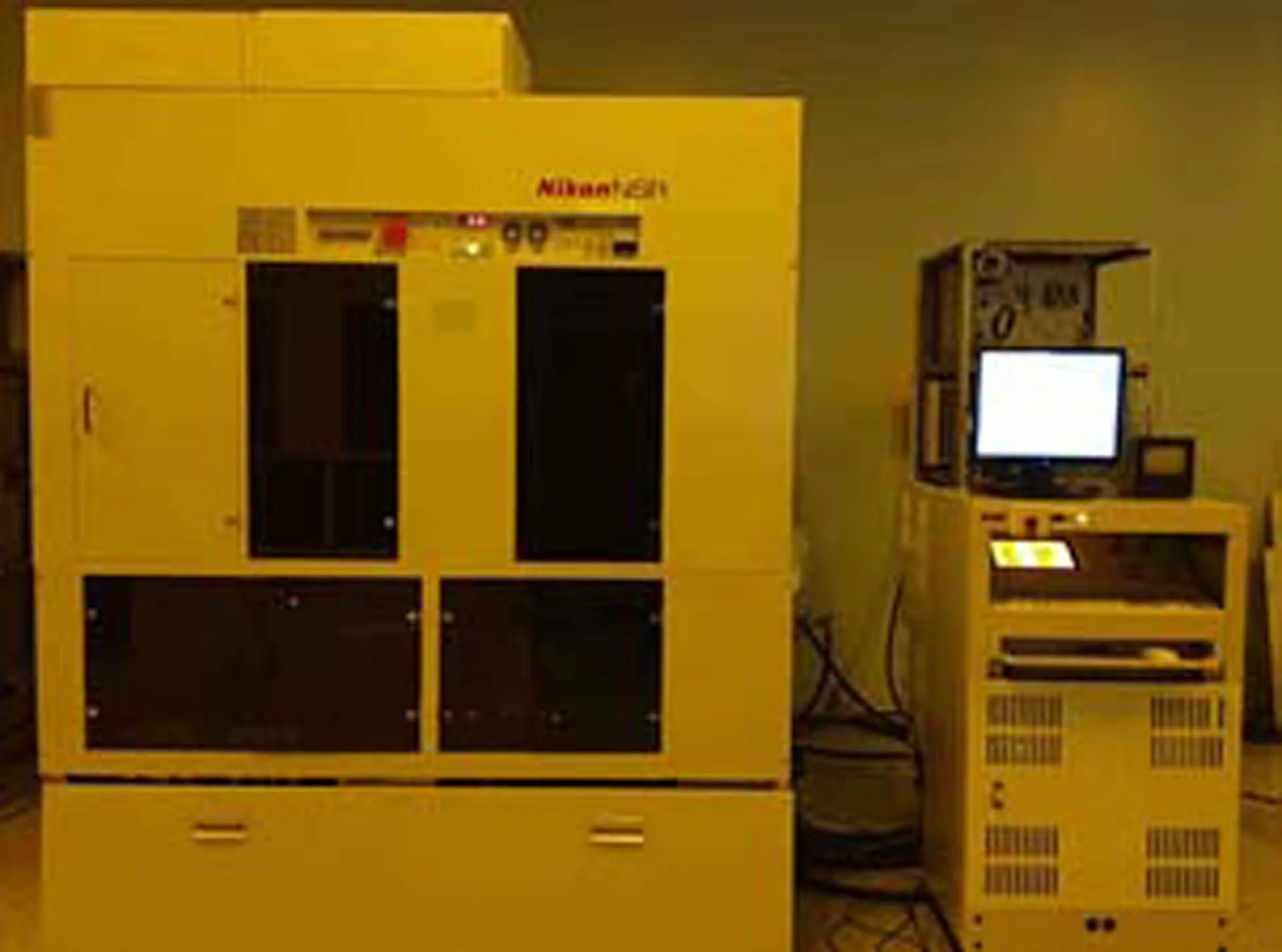 NIKON NSR 2205 i11D 步进机 用于销售价格 #9236907 > 从 CAE 购买